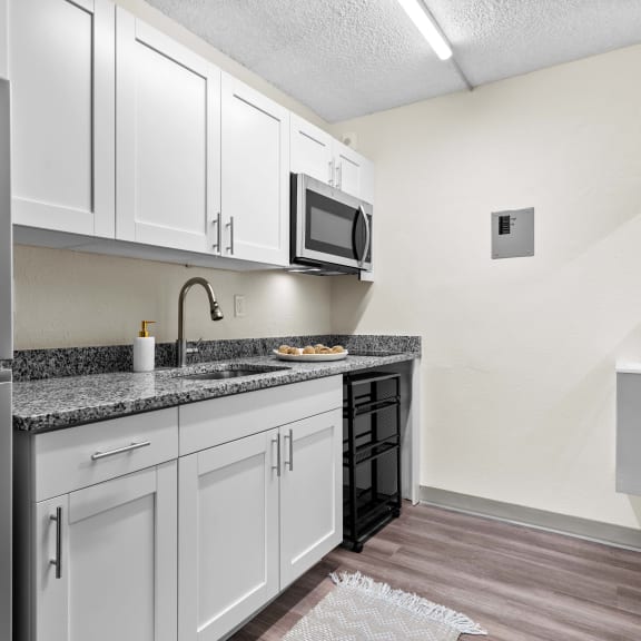 Breakwater Studios| Jacksonville Apartments for Rent